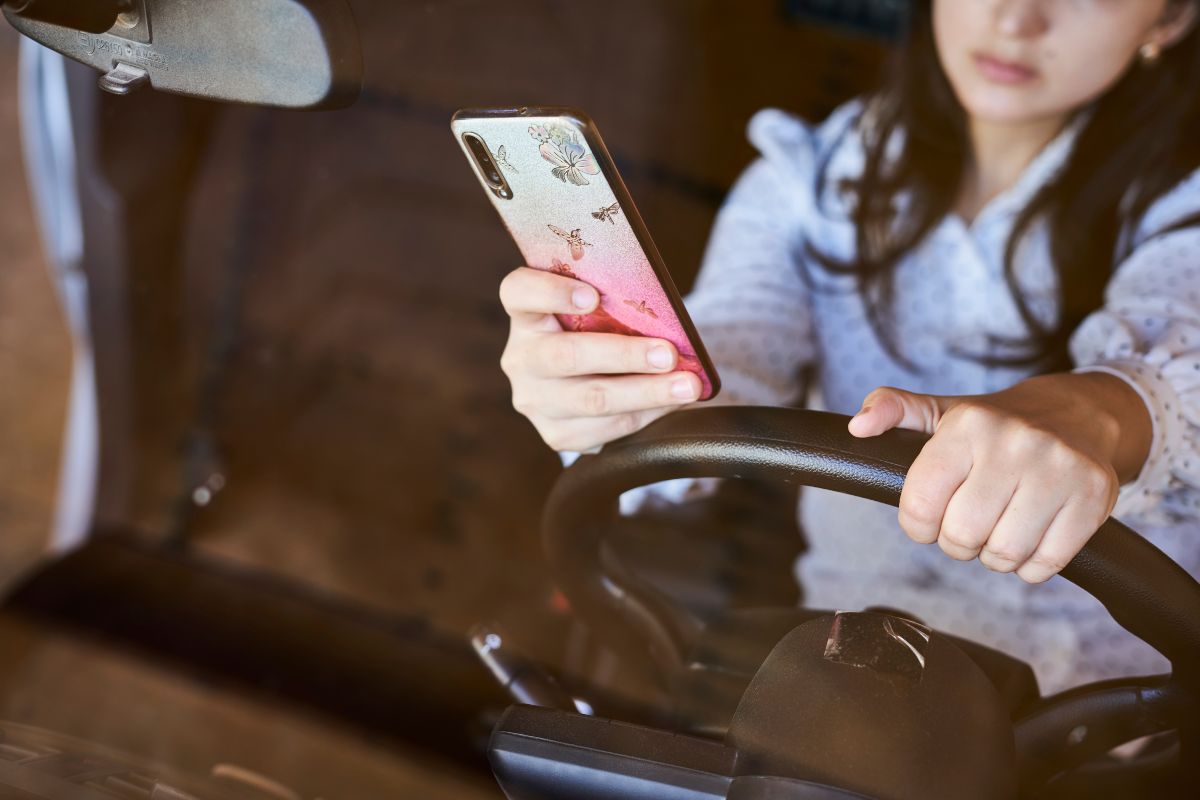 New Penalties for Mobile Use While Driving | Ascent Lawyers